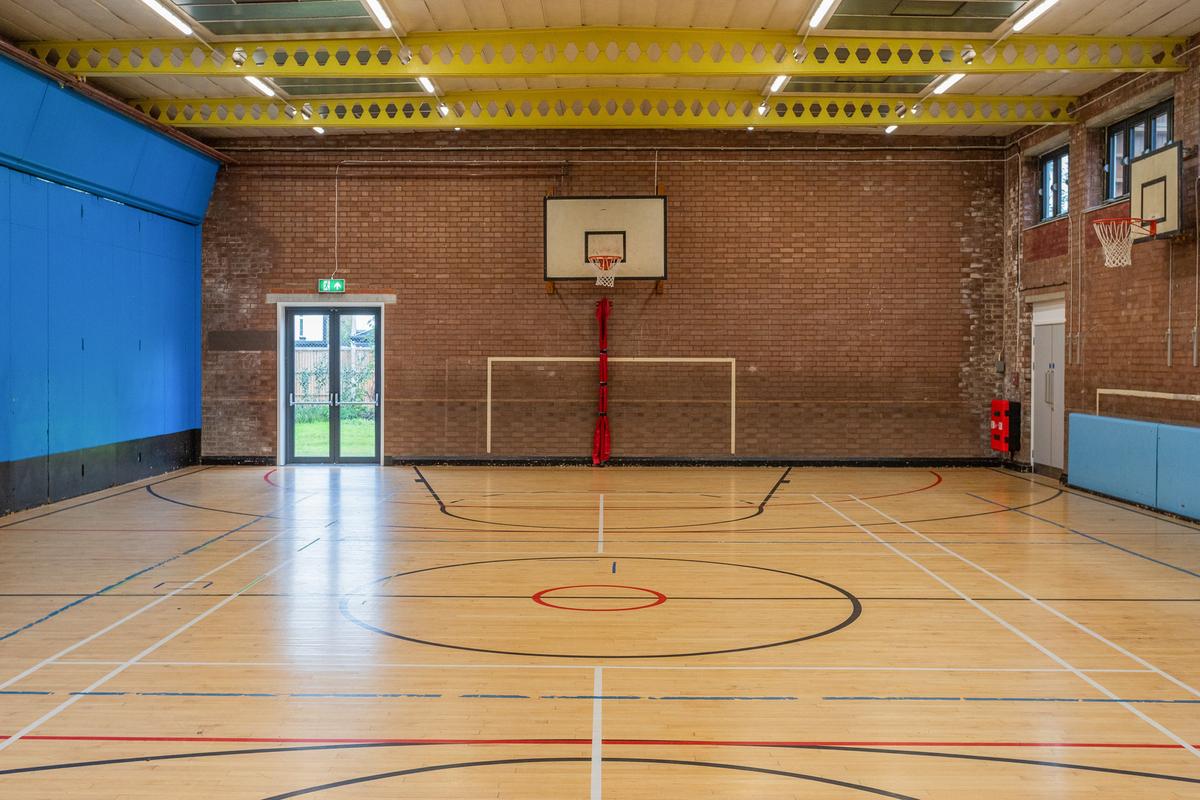Gymnasium for hire in Kingston upon Thames - SchoolHire