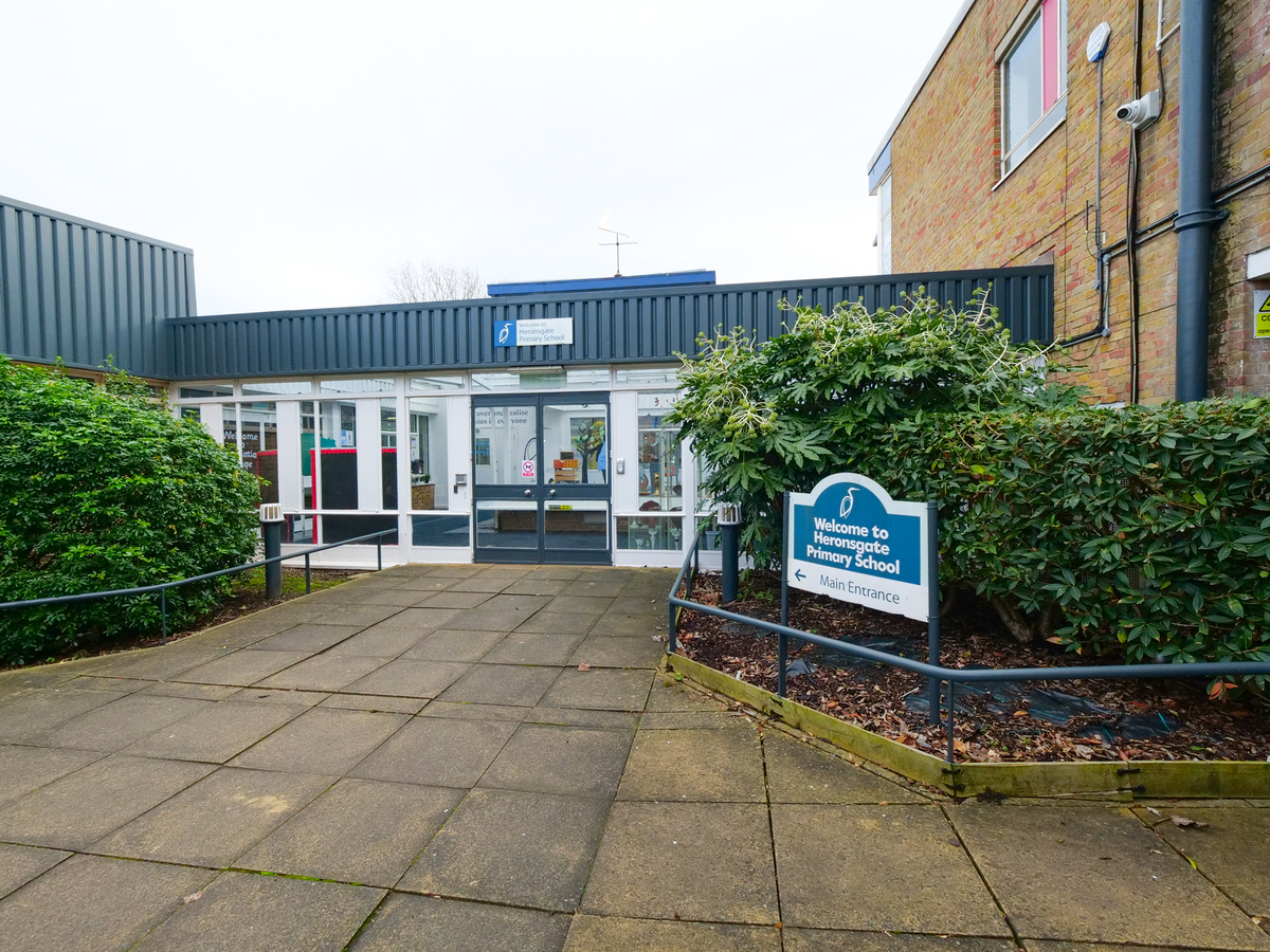 heronsgate primary school
