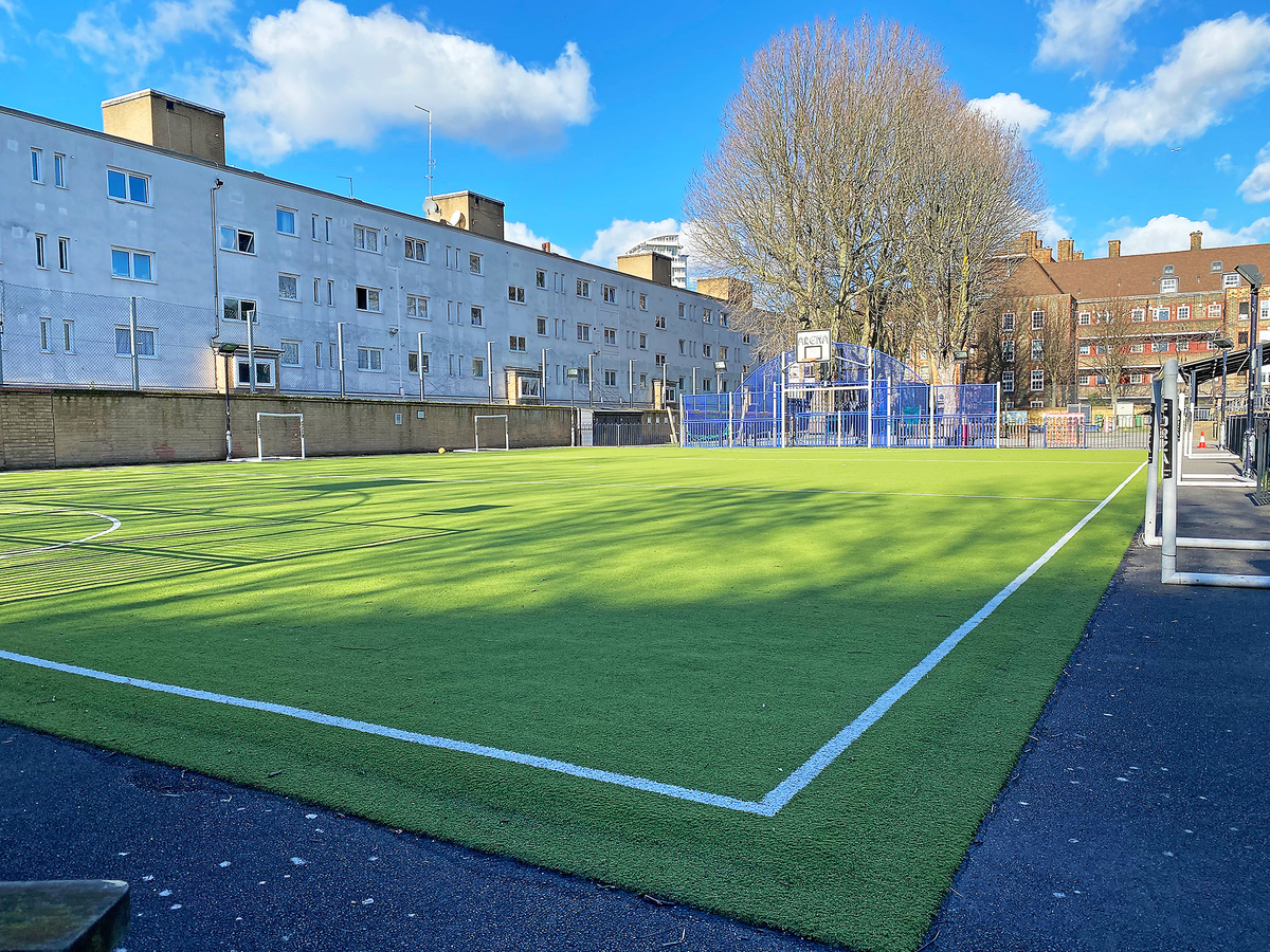 Artificial Pitches (2G/3G) for hire in London - Southwark - SchoolHire