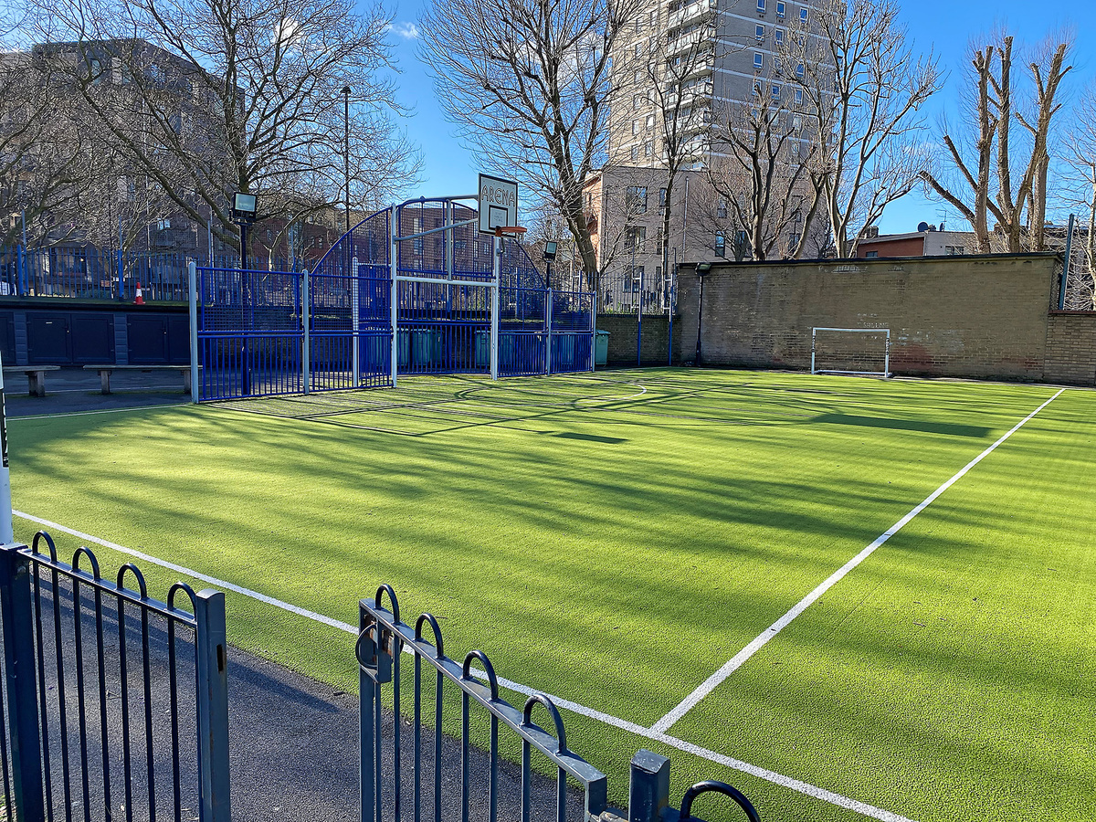 Artificial Pitches (2G/3G) for hire in London - Southwark - SchoolHire