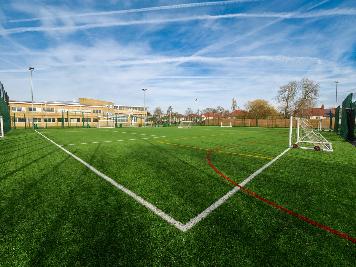 Artificial Pitches (2G/3G) for hire in Brent - SchoolHire
