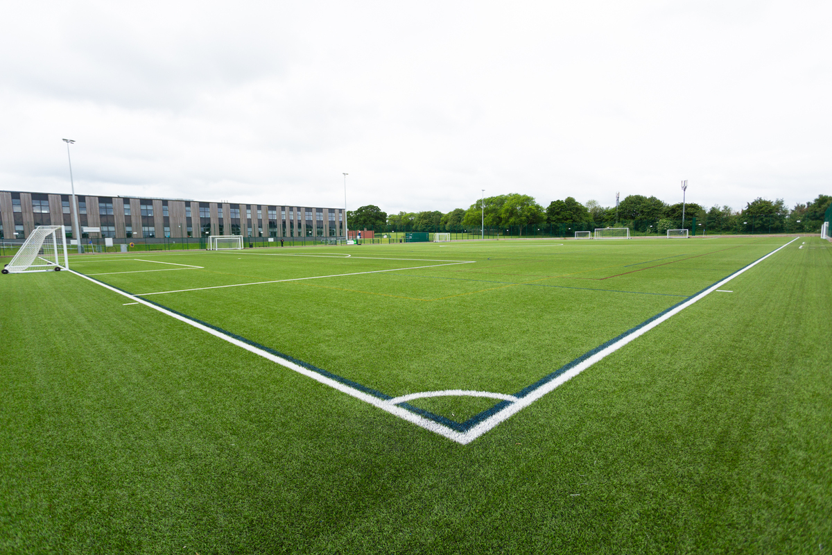 Artificial Pitches (2G/3G) for hire in Reading - SchoolHire