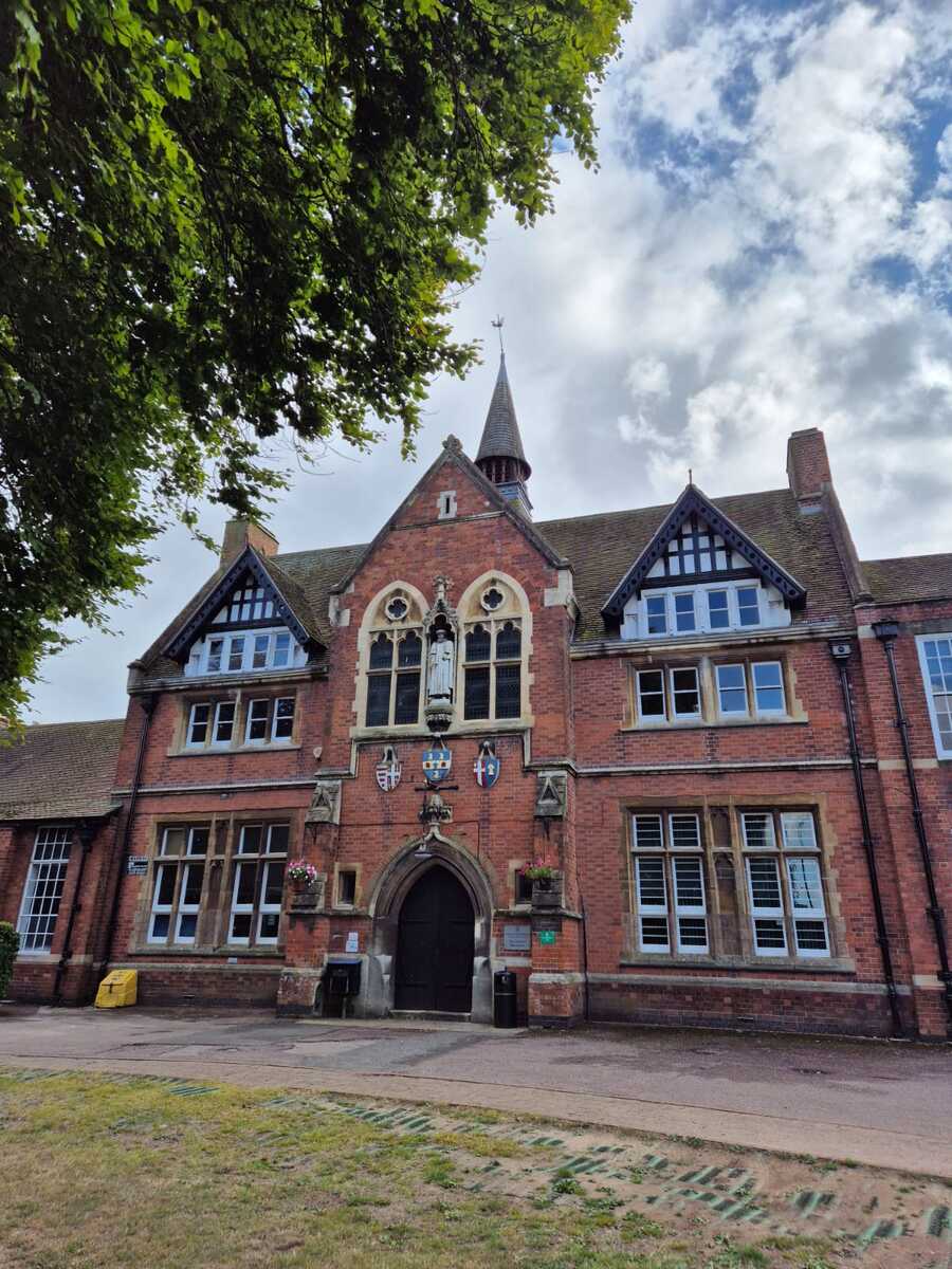 Hire facilities at Lawrence Sheriff School - SchoolHire