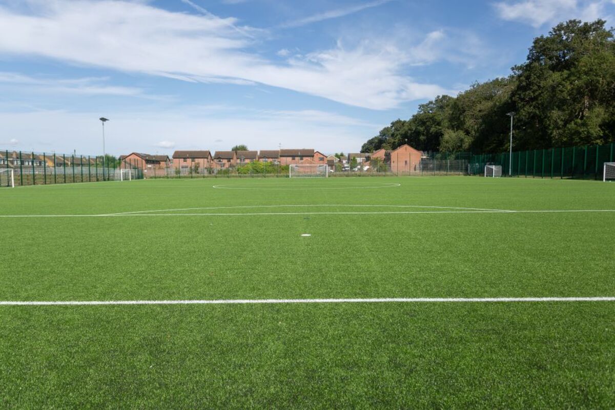 Artificial Pitches (2G/3G) for hire in Luton - SchoolHire