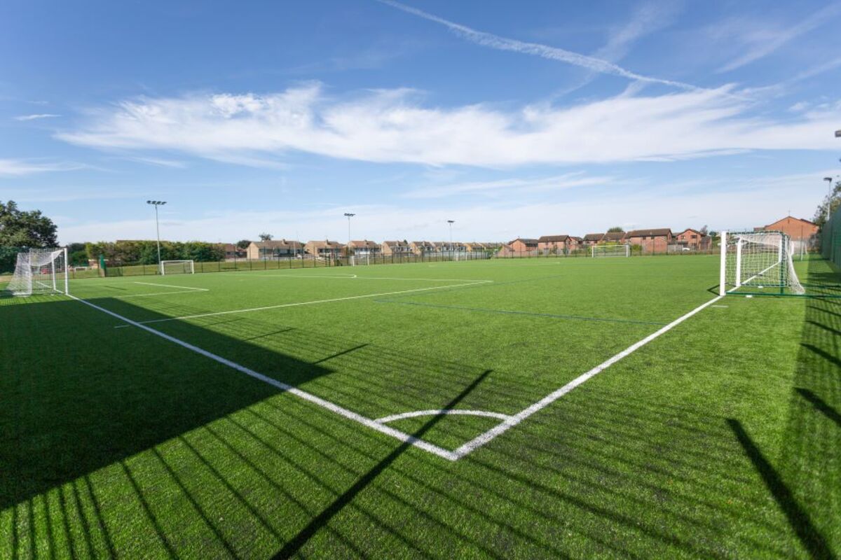 Artificial Pitches (2G/3G) for hire in Luton - SchoolHire