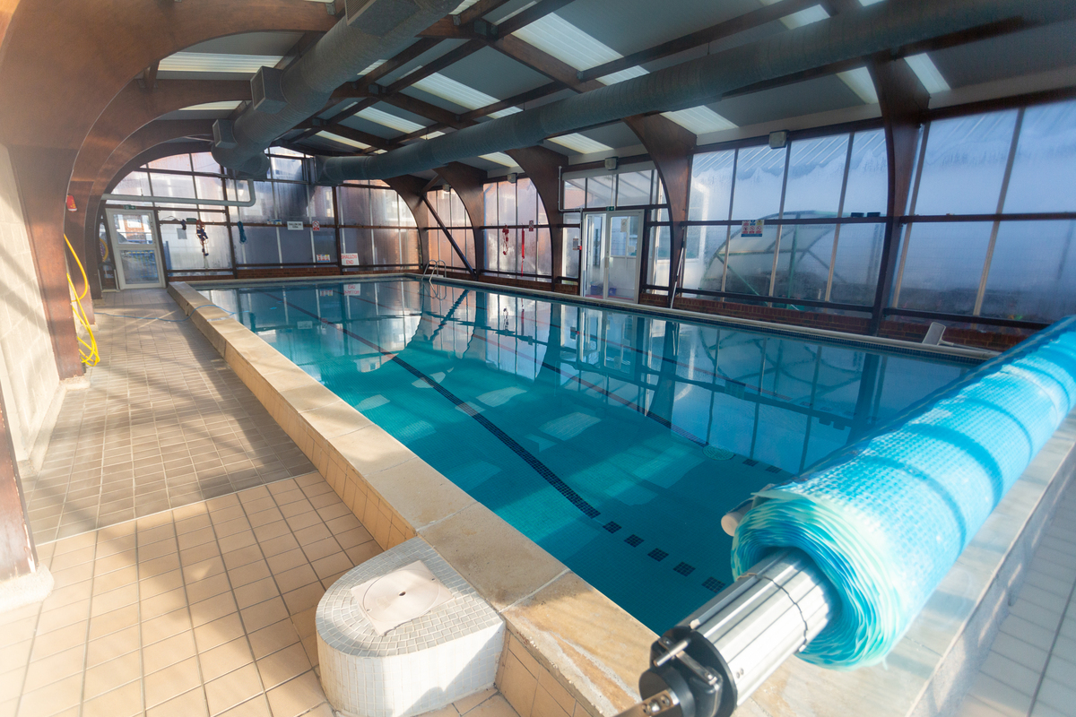 Swimming Pool for hire in Purley - SchoolHire