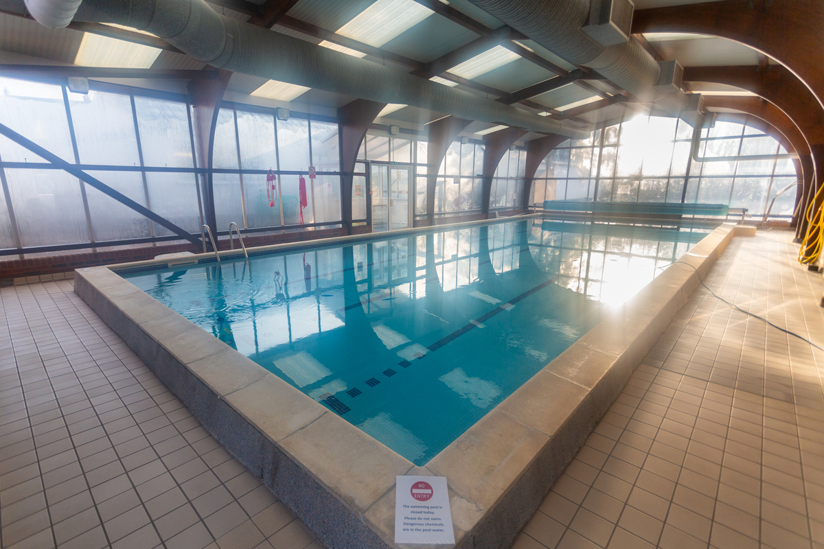 Swimming Pool for hire in Purley - SchoolHire