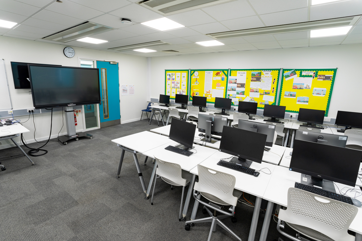 ICT Suite for hire in London - Westminster - SchoolHire