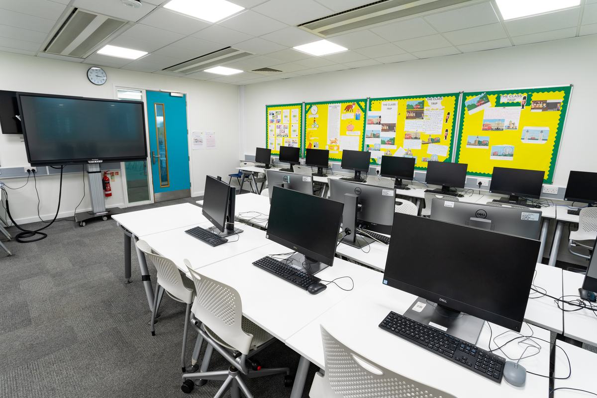 ICT Suite for hire in London - Westminster - SchoolHire