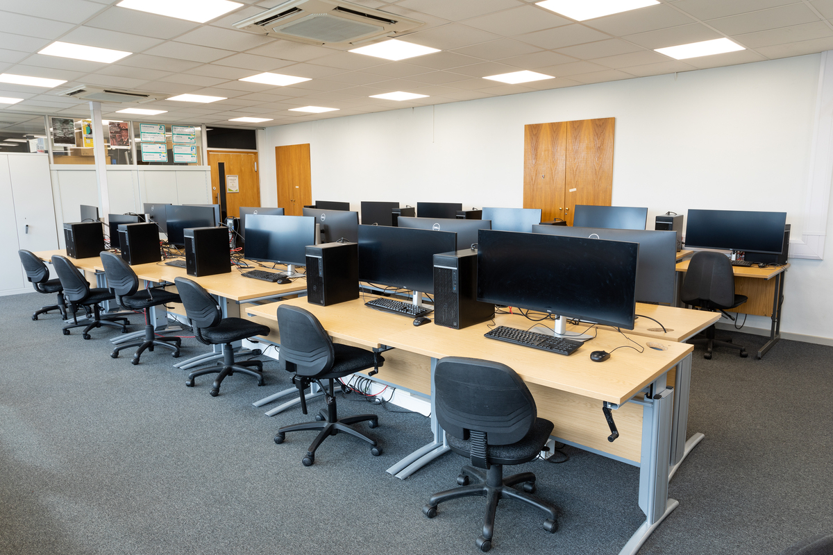 ICT Suite for hire in London - Enfield - SchoolHire